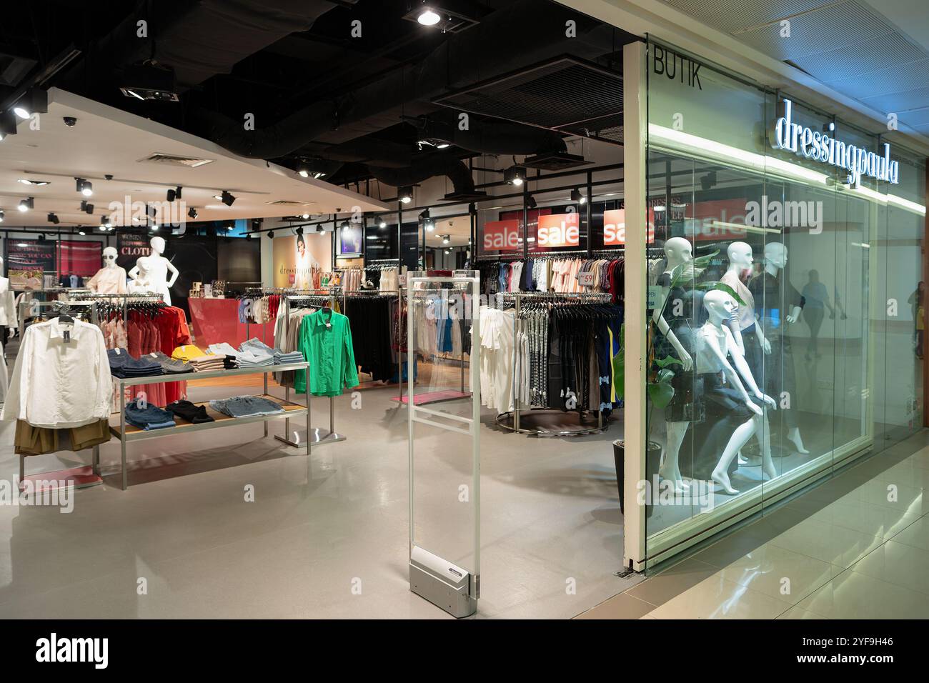 KUALA LUMPUR, MALAYSIA - MARCH 15, 2023: entrance to Dressing Paula ...