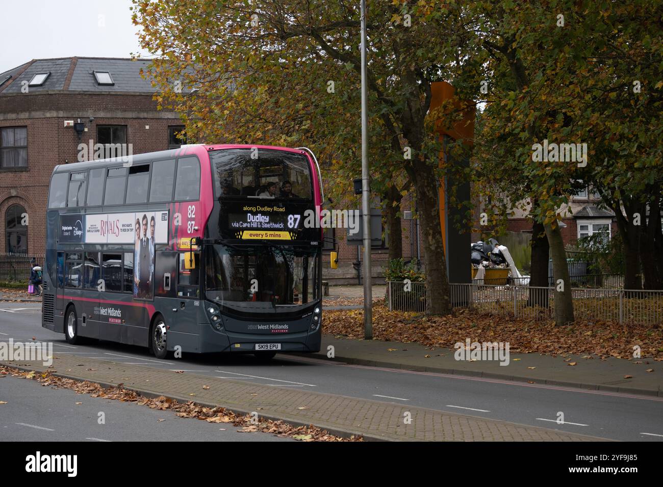 National Express No. 87 bus, Oldbury, West Midlands, England, UK Stock ...