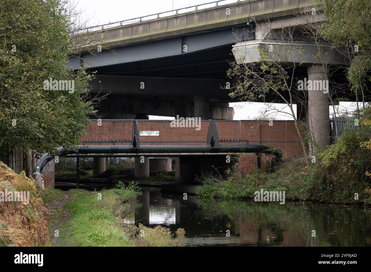 The Birmingham Old Main Line Canal at Stone Street Bridge and M5 ...
