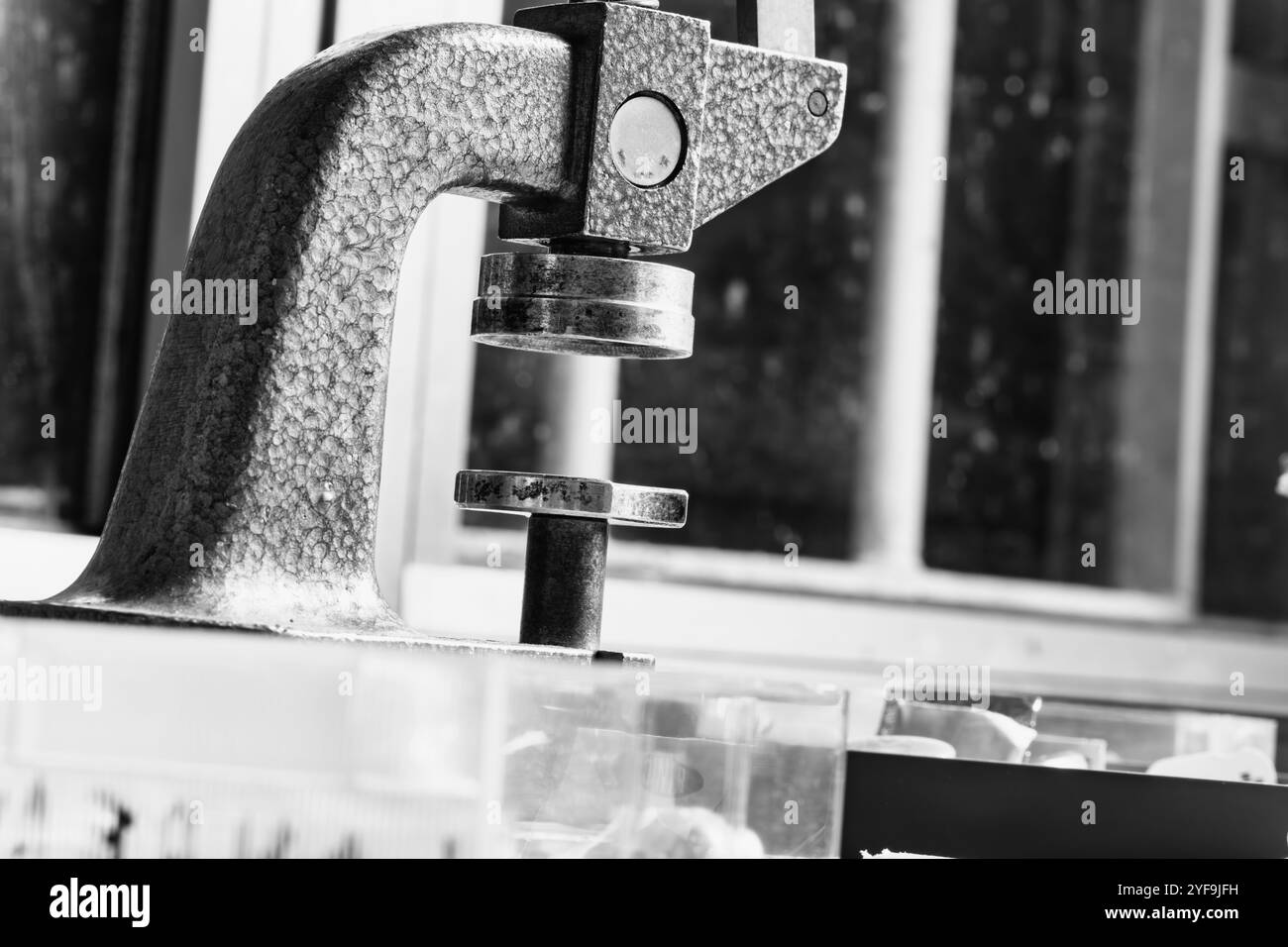 Even alignment hi-res stock photography and images - Alamy