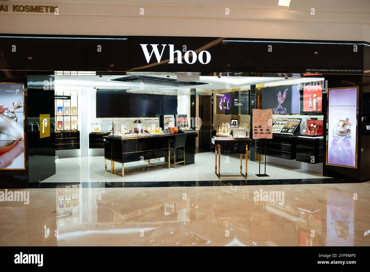 KUALA LUMPUR, MALAYSIA - MARCH 15, 2023: The History of Whoo store at ...