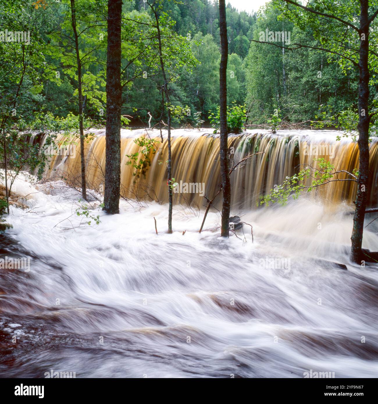 Horizontal photography running waterfall hi-res stock photography and ...