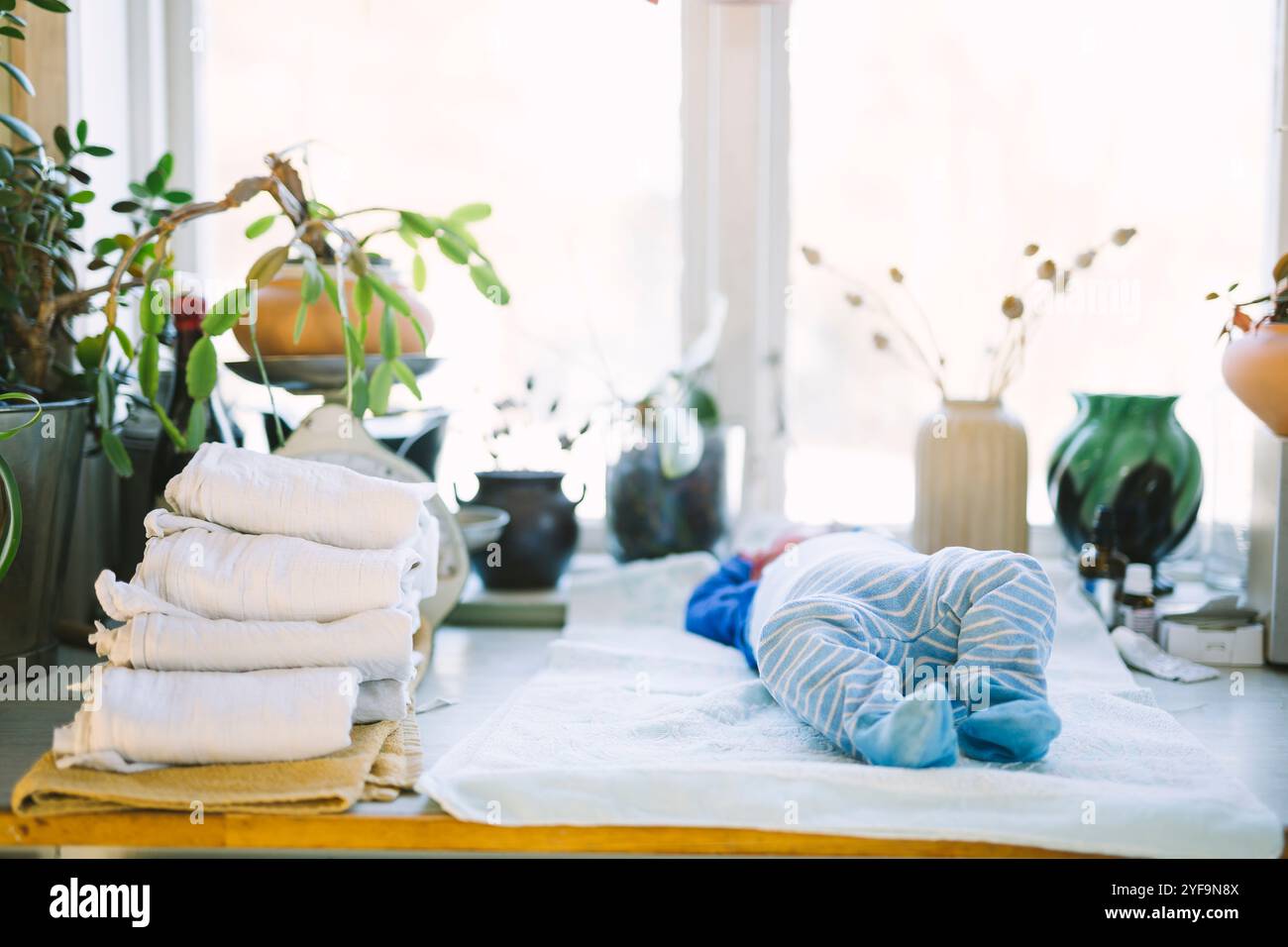 Cloth nappy baby hi-res stock photography and images - Alamy