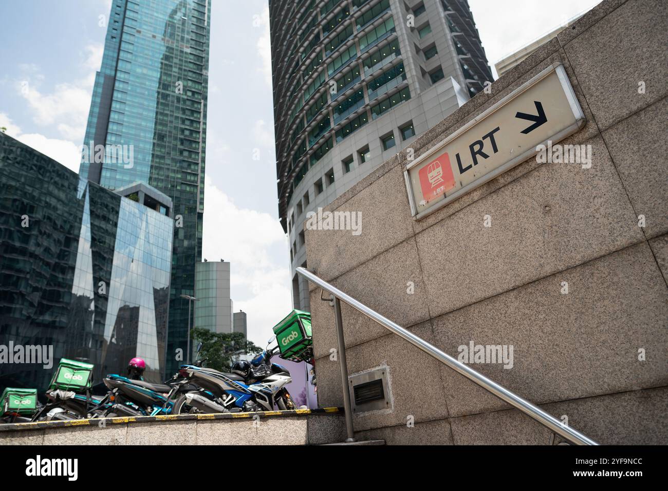 Lrt metro kuala lumpur hi-res stock photography and images - Alamy