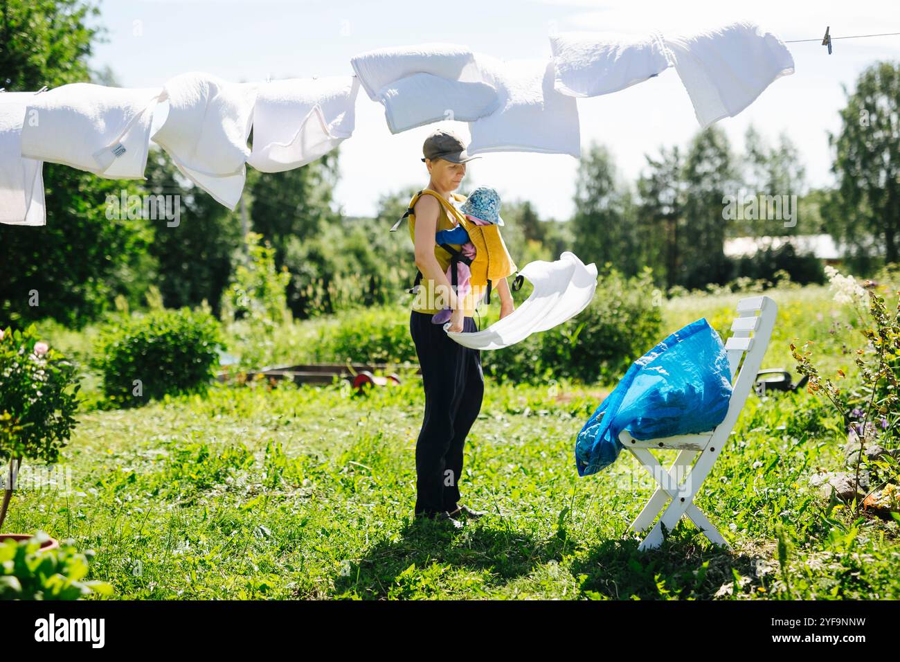 Baby drying hi-res stock photography and images - Alamy