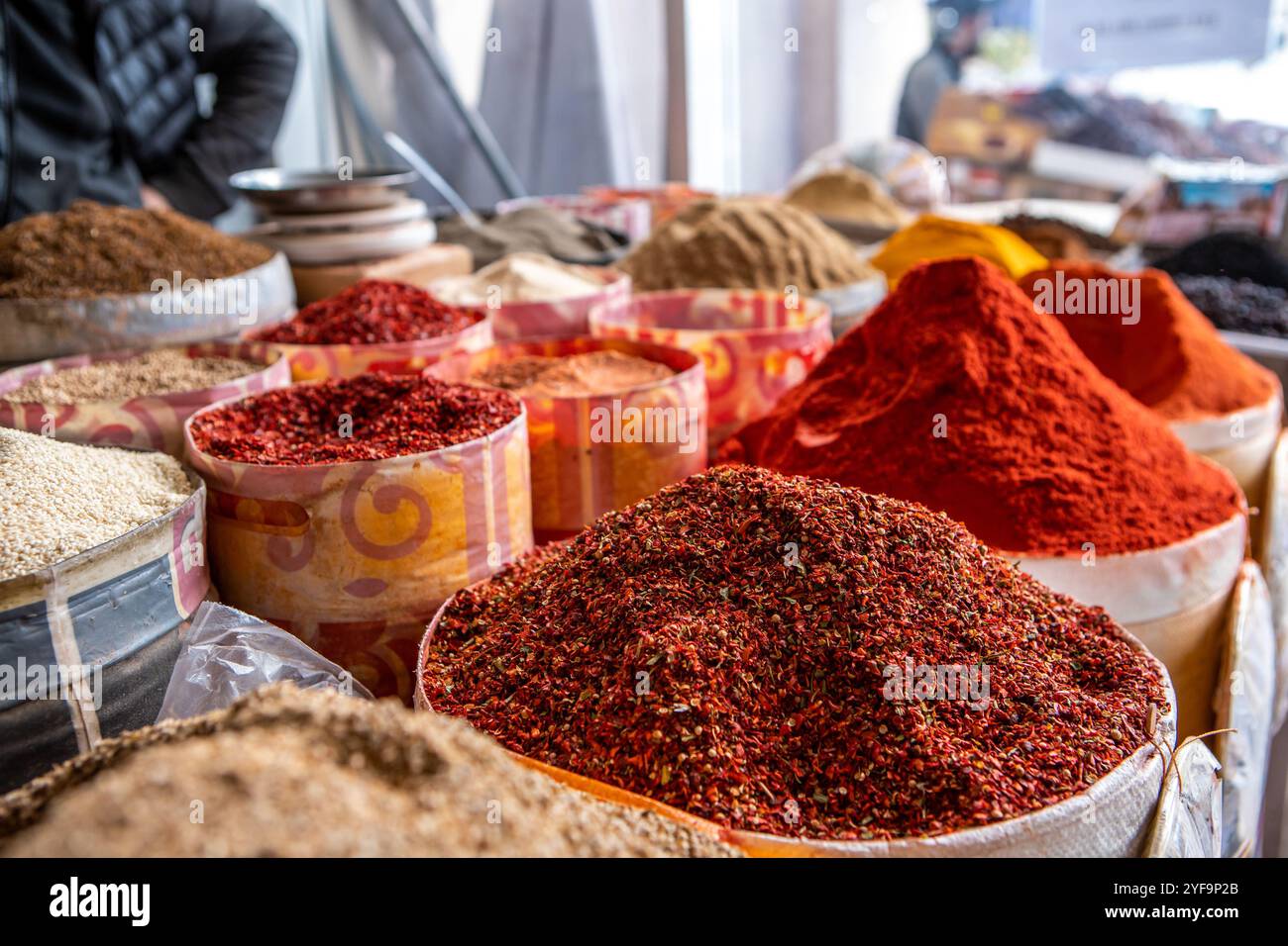 Traditional Chorsu bazaar with spices in Tashkent, Uzbekistan Stock ...
