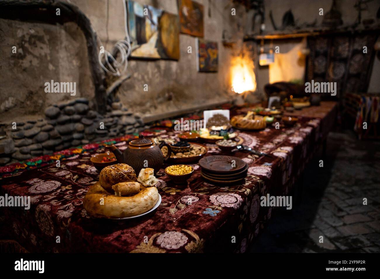 Traditional Uzbek food on the table Stock Photo - Alamy