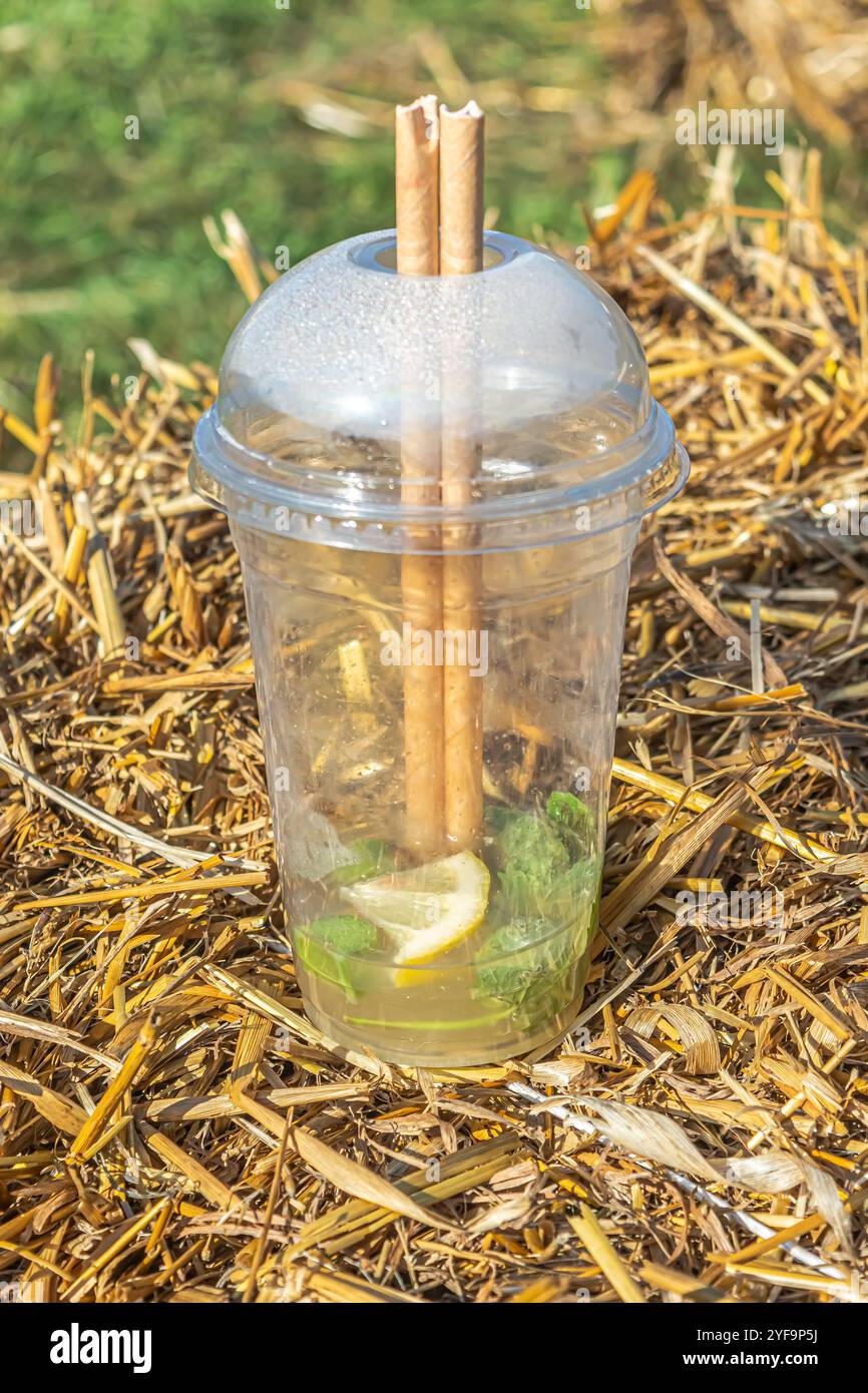 Plastic coffee cup abandoned hi-res stock photography and images - Alamy