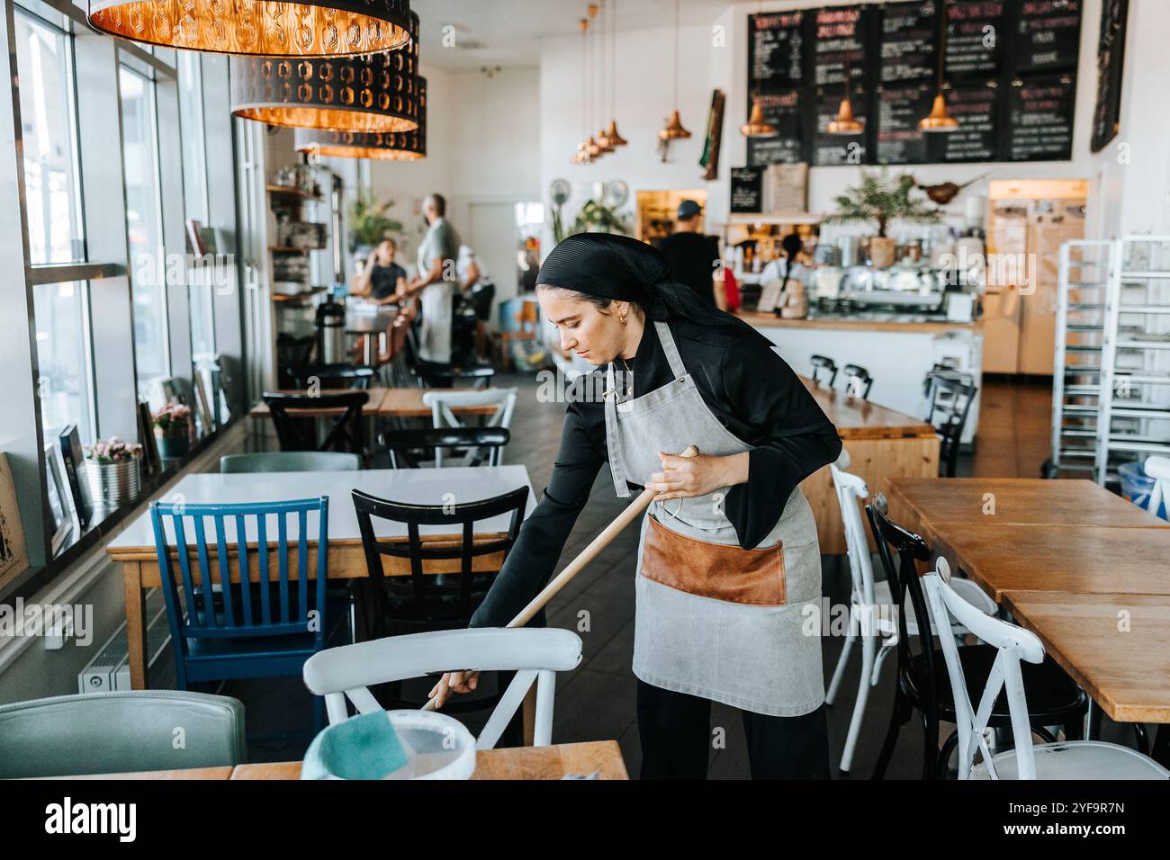 Tidy shop floor hi-res stock photography and images - Alamy