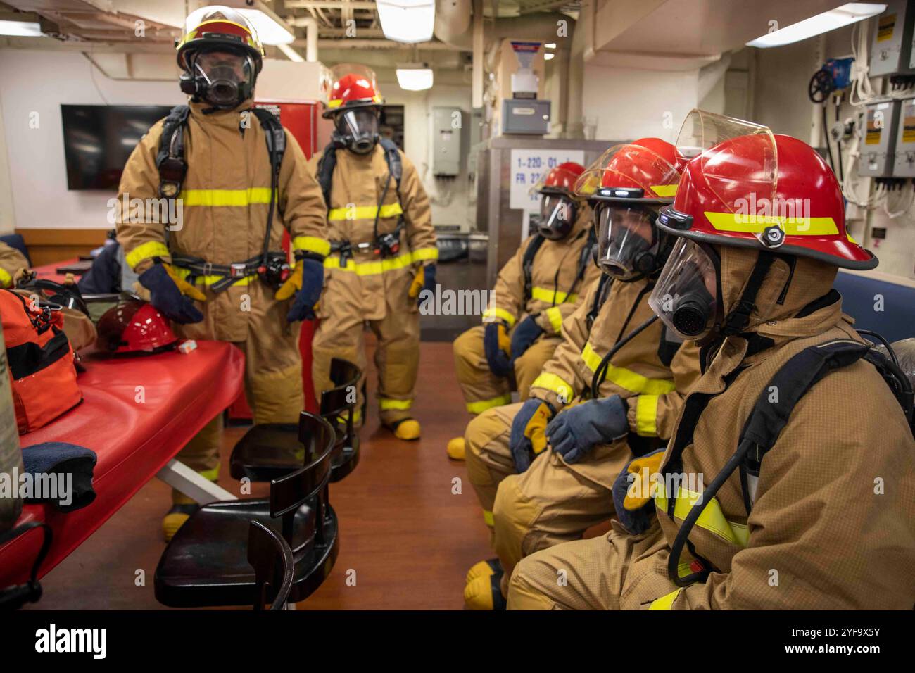 Destroyer squadron desron 31 hi-res stock photography and images - Alamy