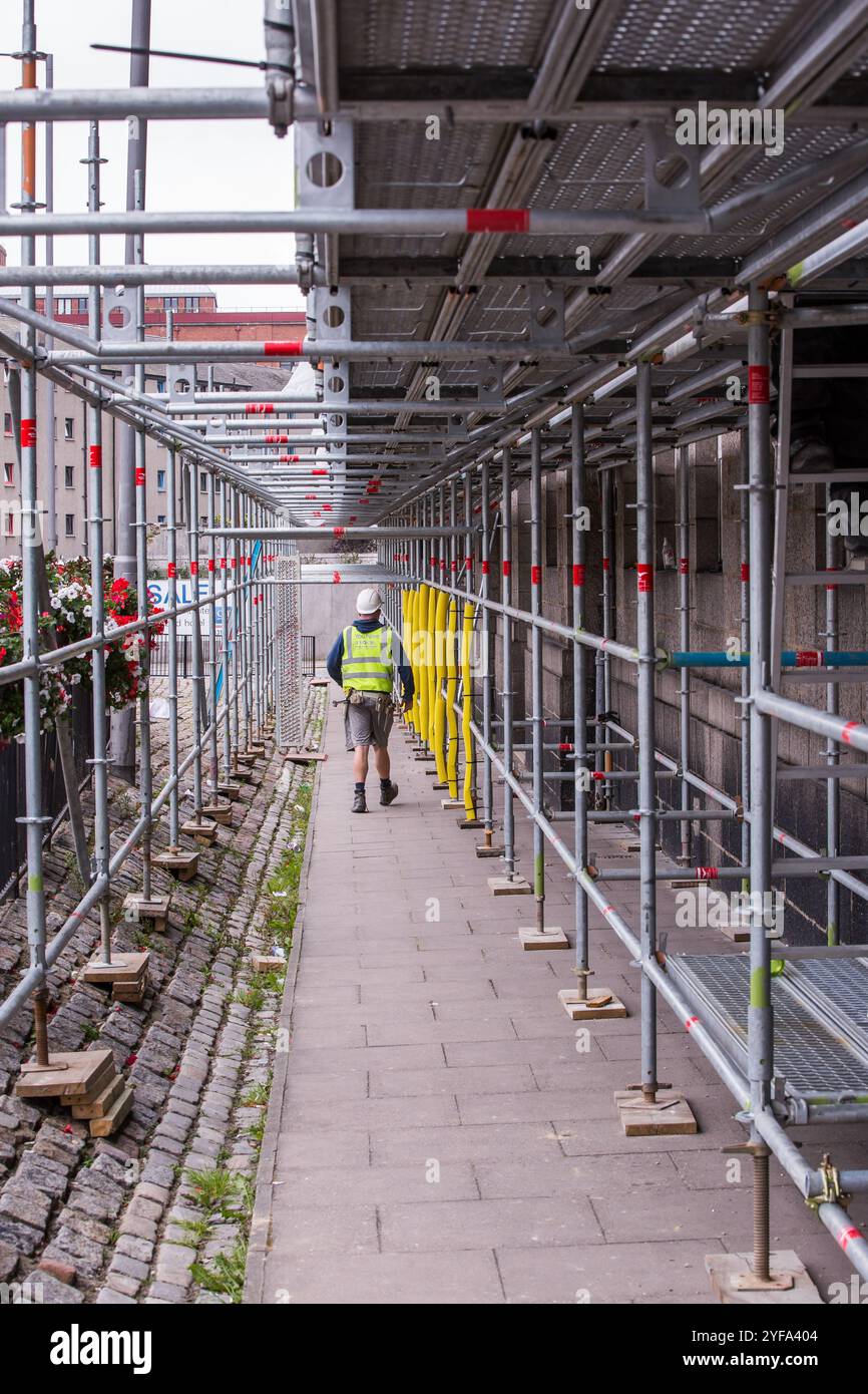 Scaffolding on a building site Stock Photo - Alamy