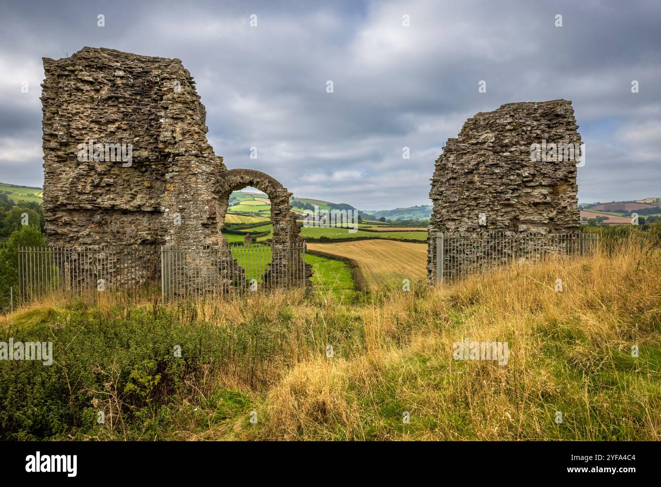 The ruins Of Clun Castle, Shropshire, England Stock Photo - Alamy