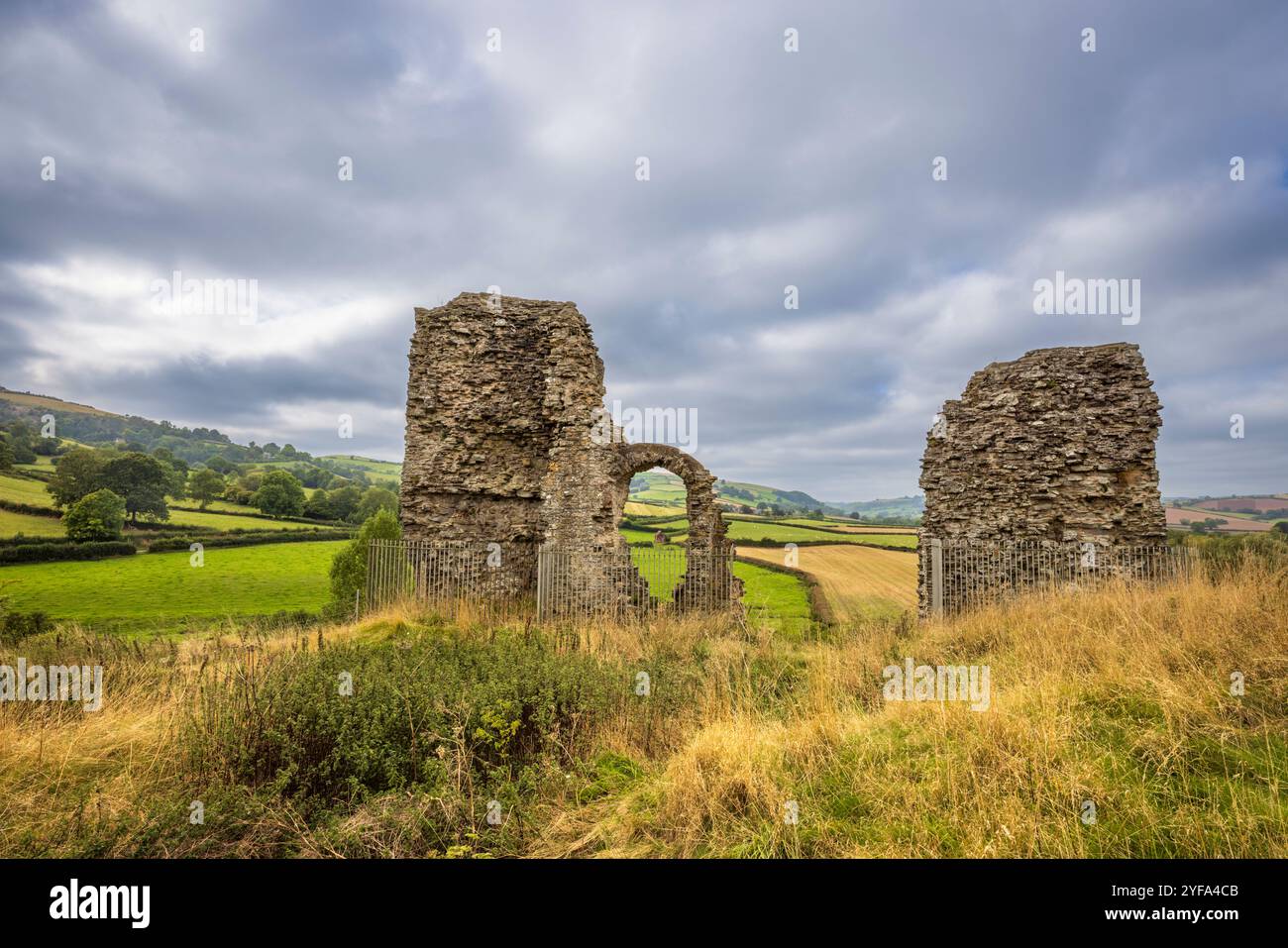 The ruins Of Clun Castle, Shropshire, England Stock Photo - Alamy