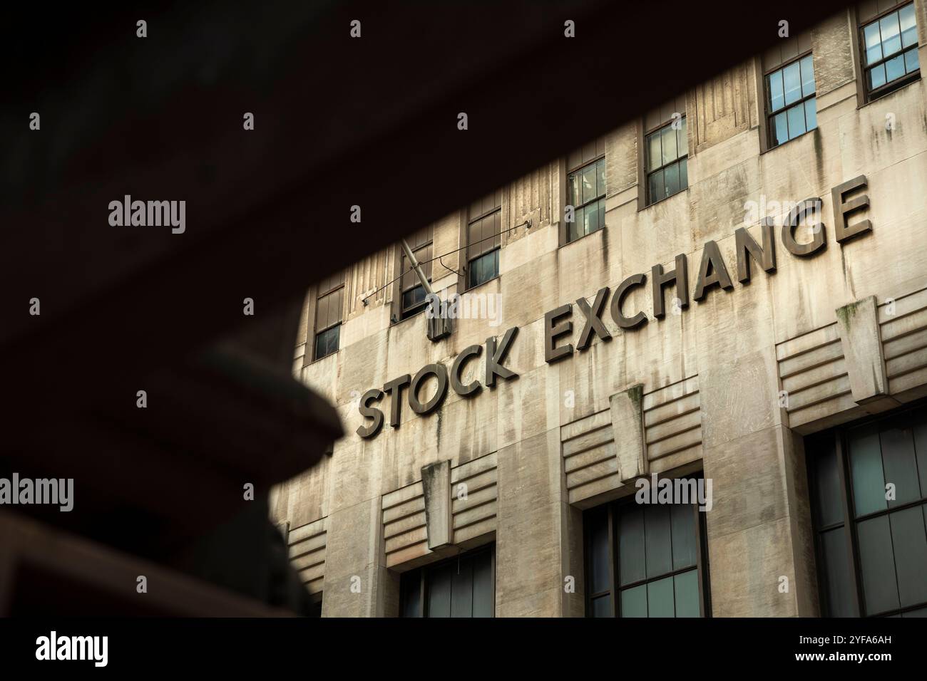 Stock Exchange building in Manhattan Stock Photo - Alamy