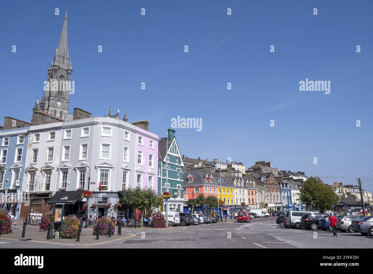 Central Square of Cobh village with colorful houses. County Cork ...