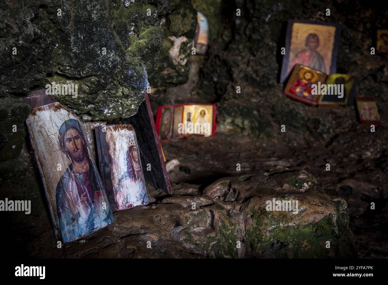 Interior orthodox cave church hi-res stock photography and images - Alamy