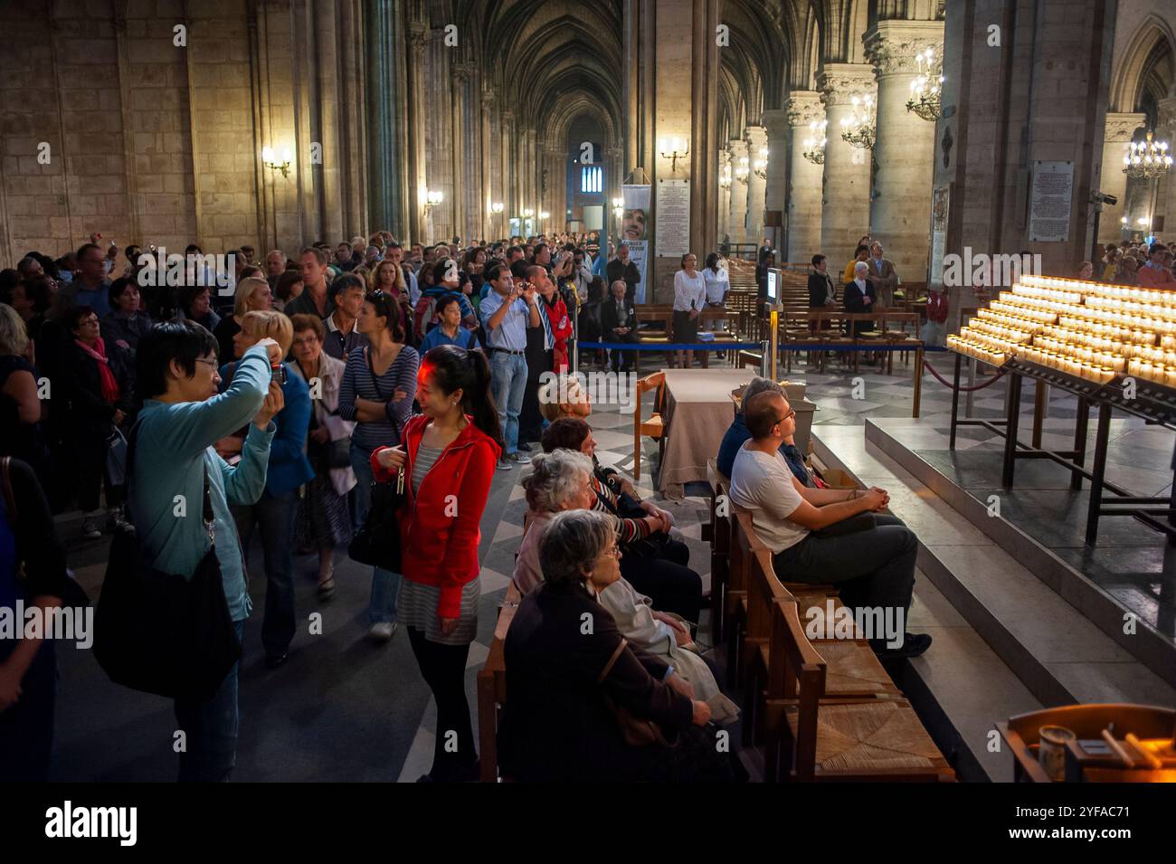 Paris, France- Large Crowd People, Visiting, inside, Famous French ...