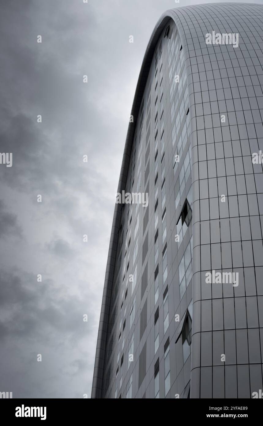 Close up skyscraper building hi-res stock photography and images - Alamy