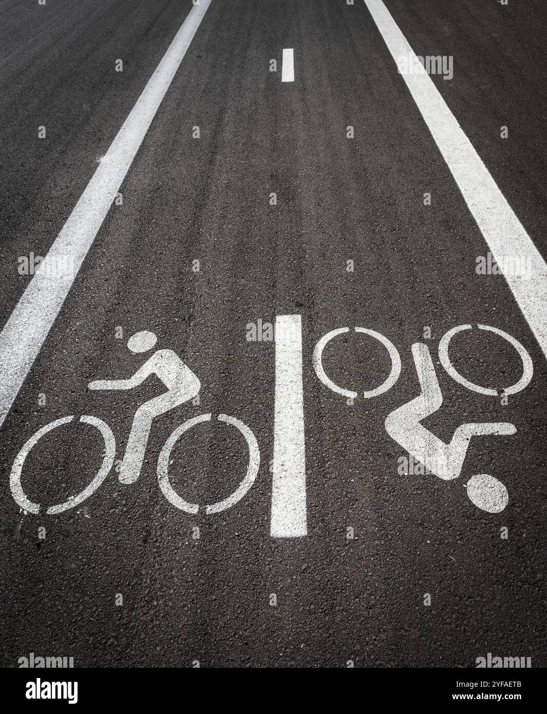 Bike path markings hi-res stock photography and images - Alamy