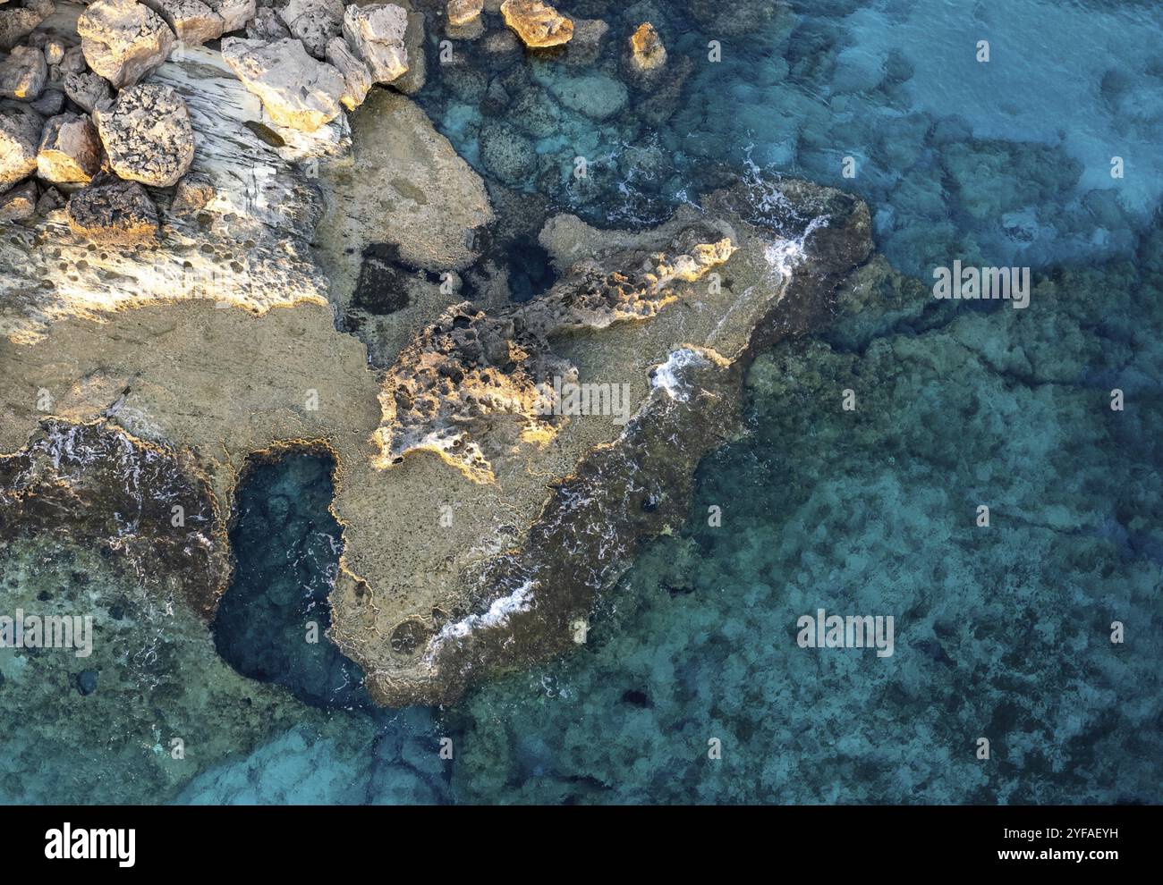 Seashore transparent water overhead aerial hi-res stock photography and ...