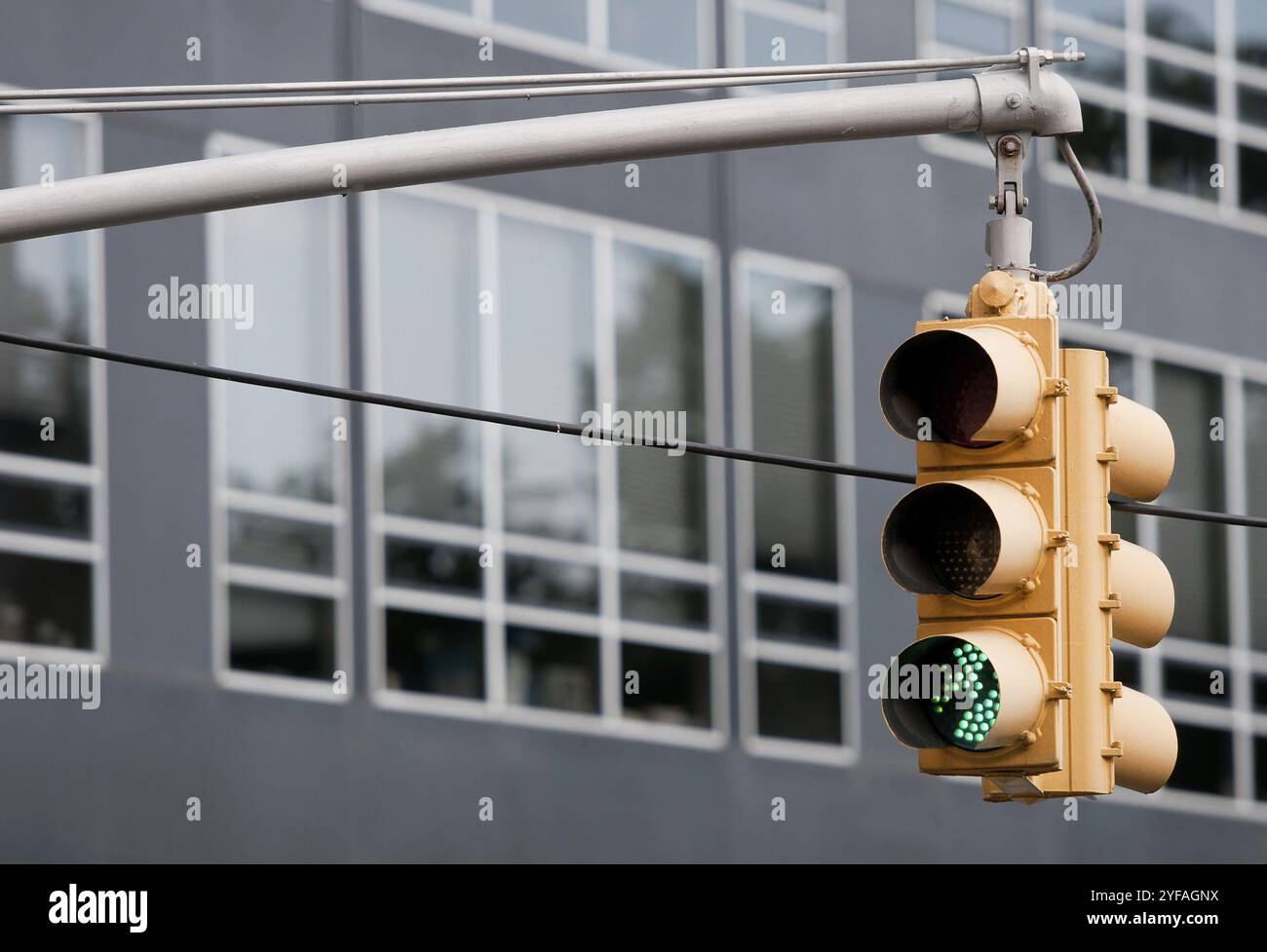 Us city street and traffic lights hi-res stock photography and images ...