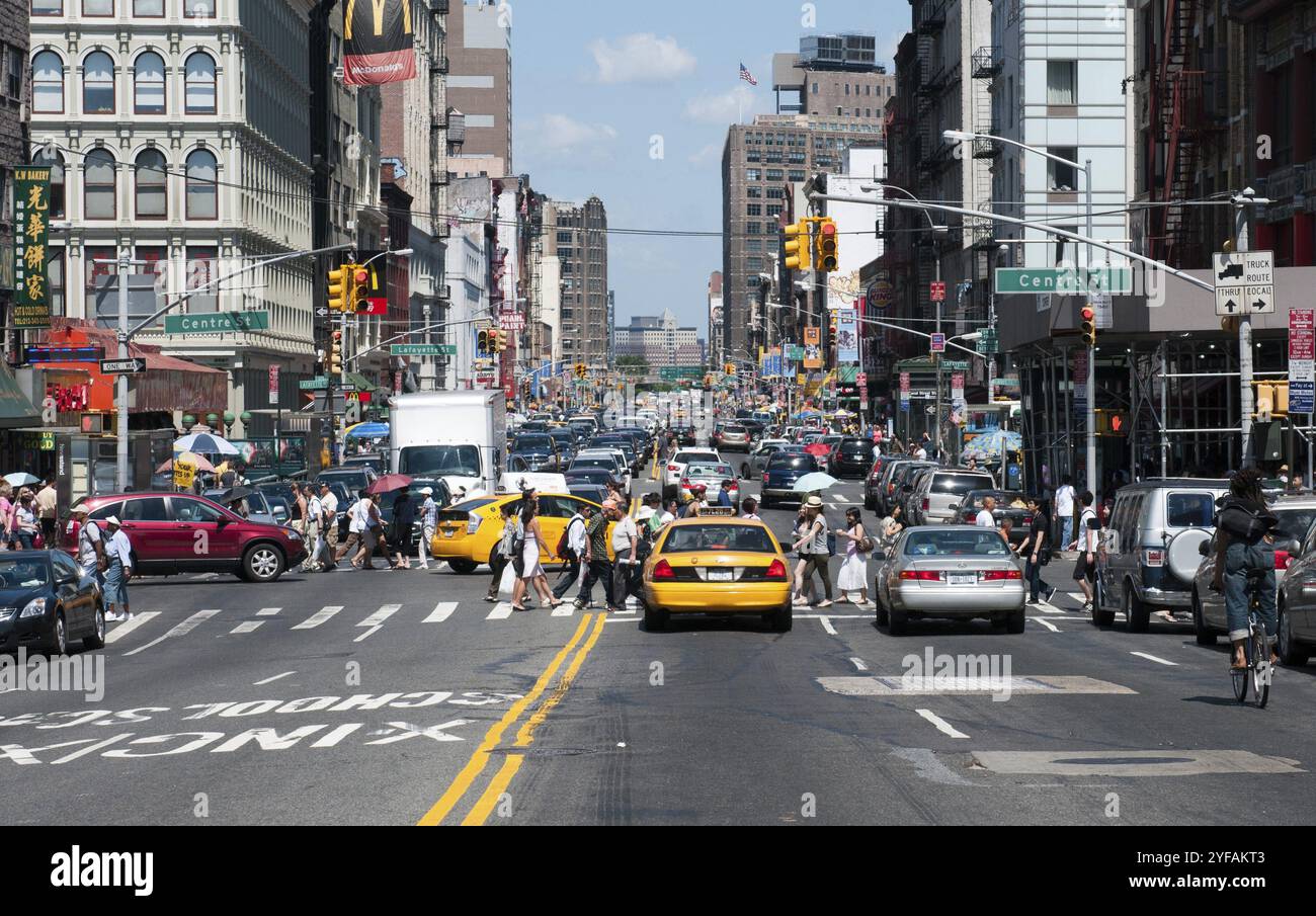 New York, Usa, July 17 2011: Rush busy hour with people and vechicles ...