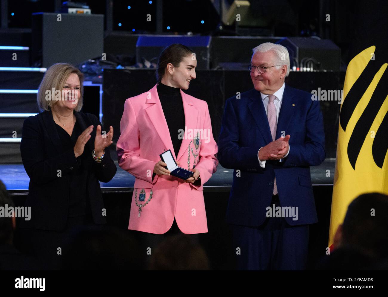 Winter paralympic award ceremony hi-res stock photography and images ...