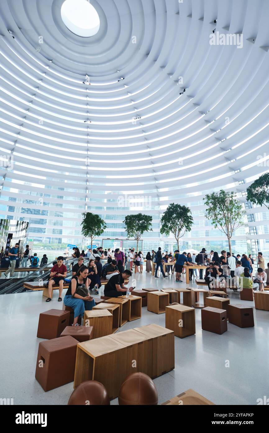 Singapore - August 14, 2024: Interior of the Apple Marina Bay Sands ...