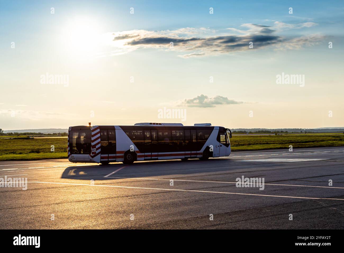 Shuttle airfield hi-res stock photography and images - Alamy