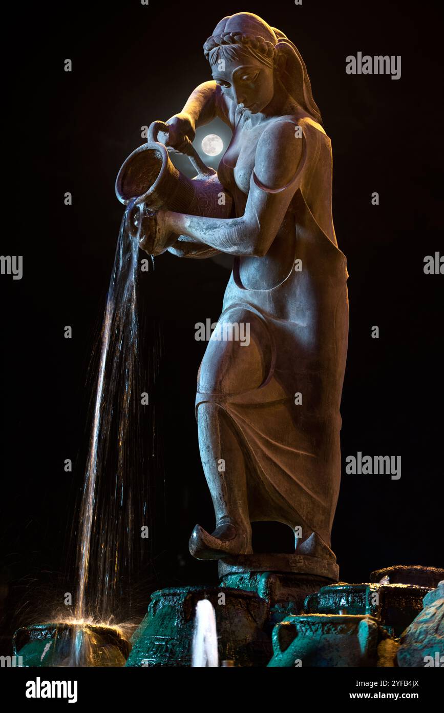 Full Moon Rises Behind Kahramana Statue in Baghdad, Iraq Stock Photo ...