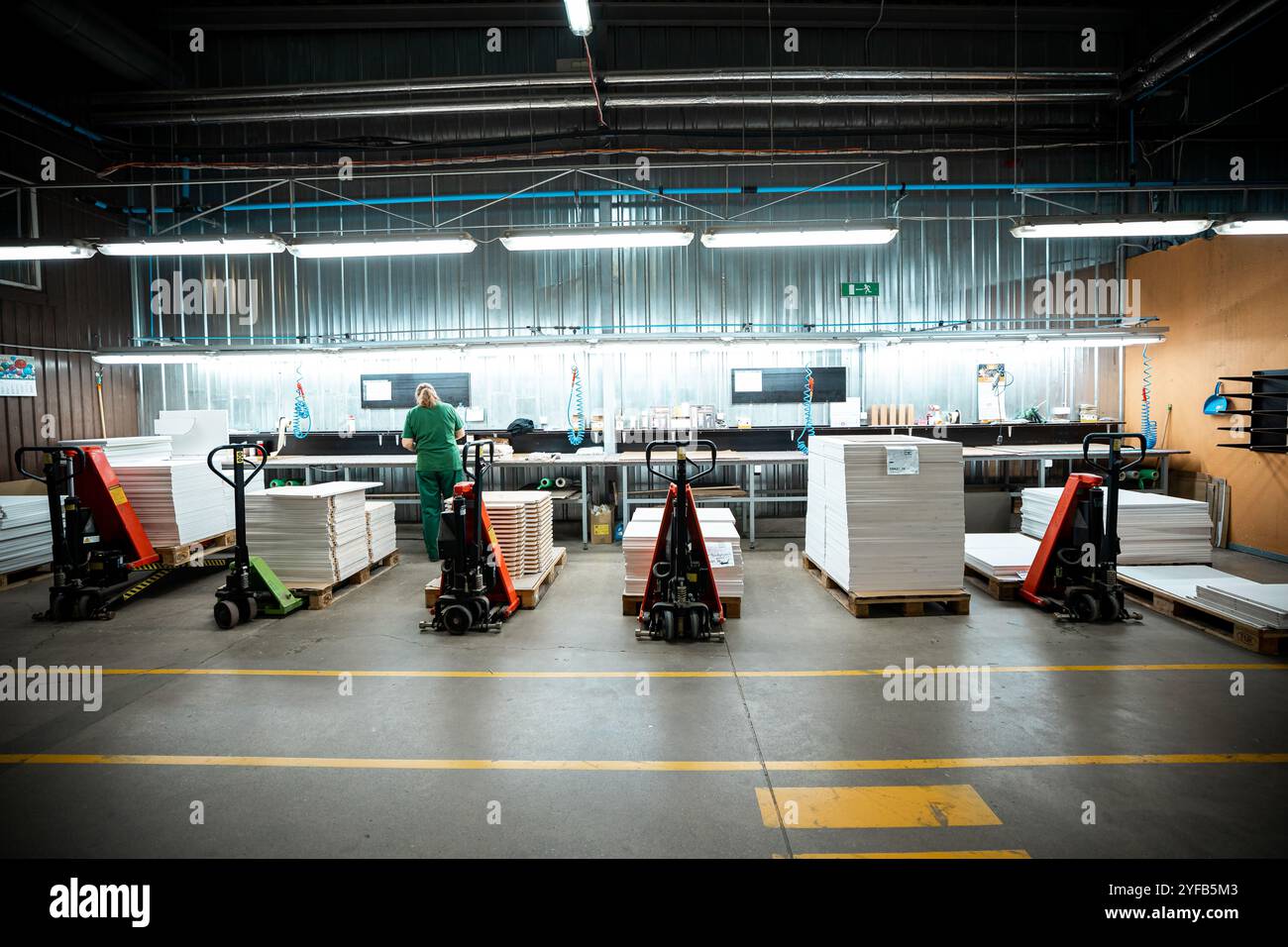 Warehouse workers with lighting hi-res stock photography and images - Alamy