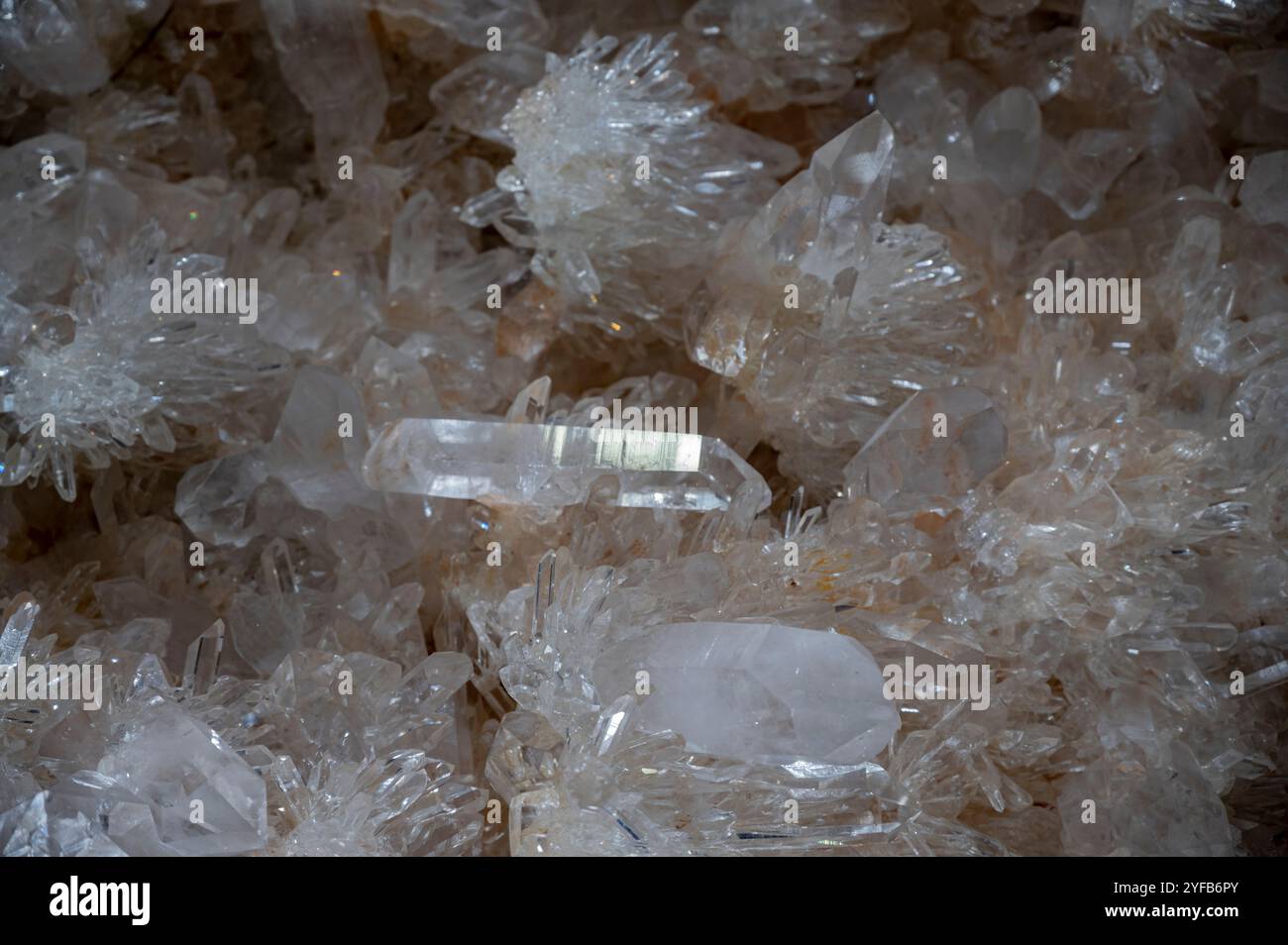 Crystals rock hi-res stock photography and images - Alamy
