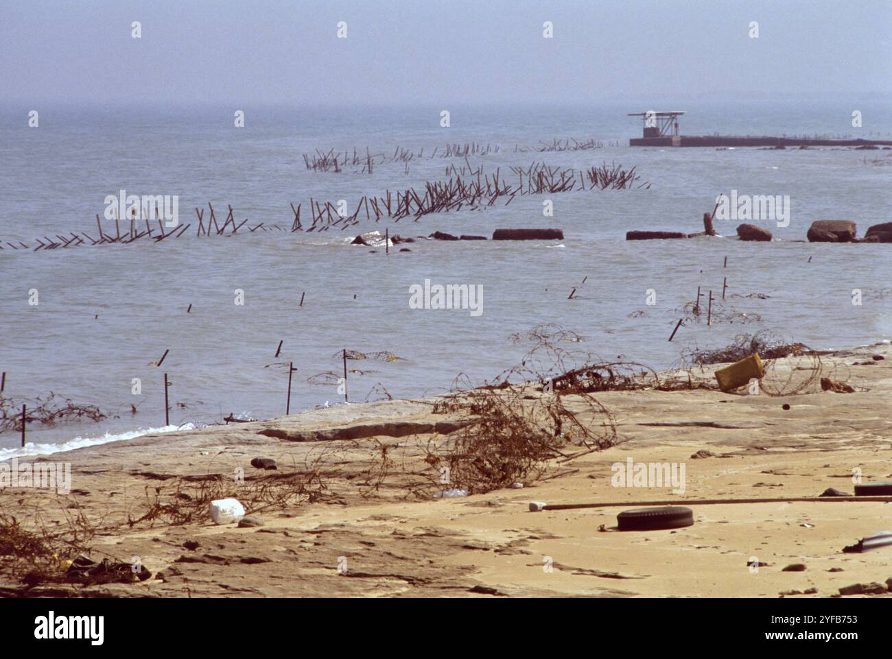 Iraq invade kuwait hi-res stock photography and images - Alamy