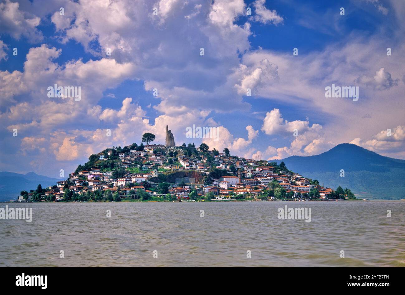 Isla Janitzio, Jose Maria Morelos statue, Lake Patzcuaro, Michoacan ...