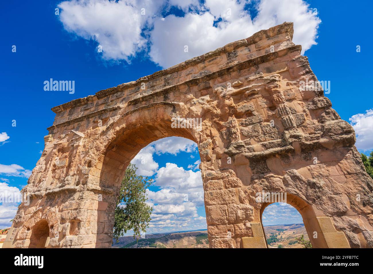Spanish roman arch hi-res stock photography and images - Alamy
