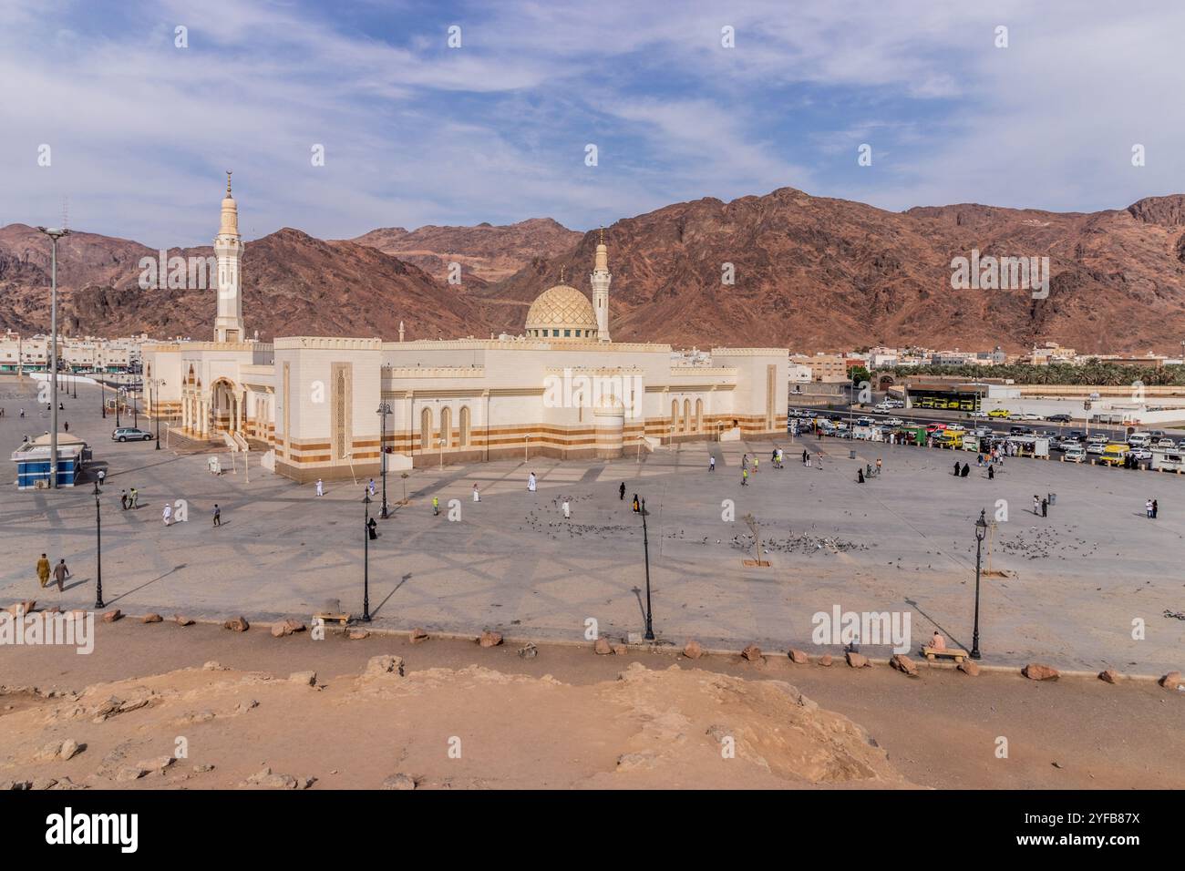 Masjid al-Shuhada mosque under Uhud mountain in Medina, Saudi Arabia ...