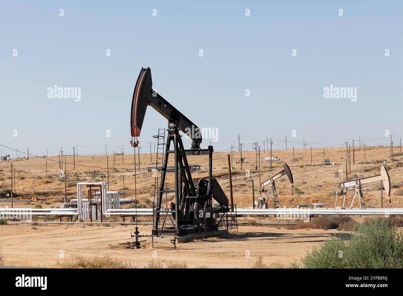 Refinery, oil and natural gas extraction, drilling pumps Stock Photo ...