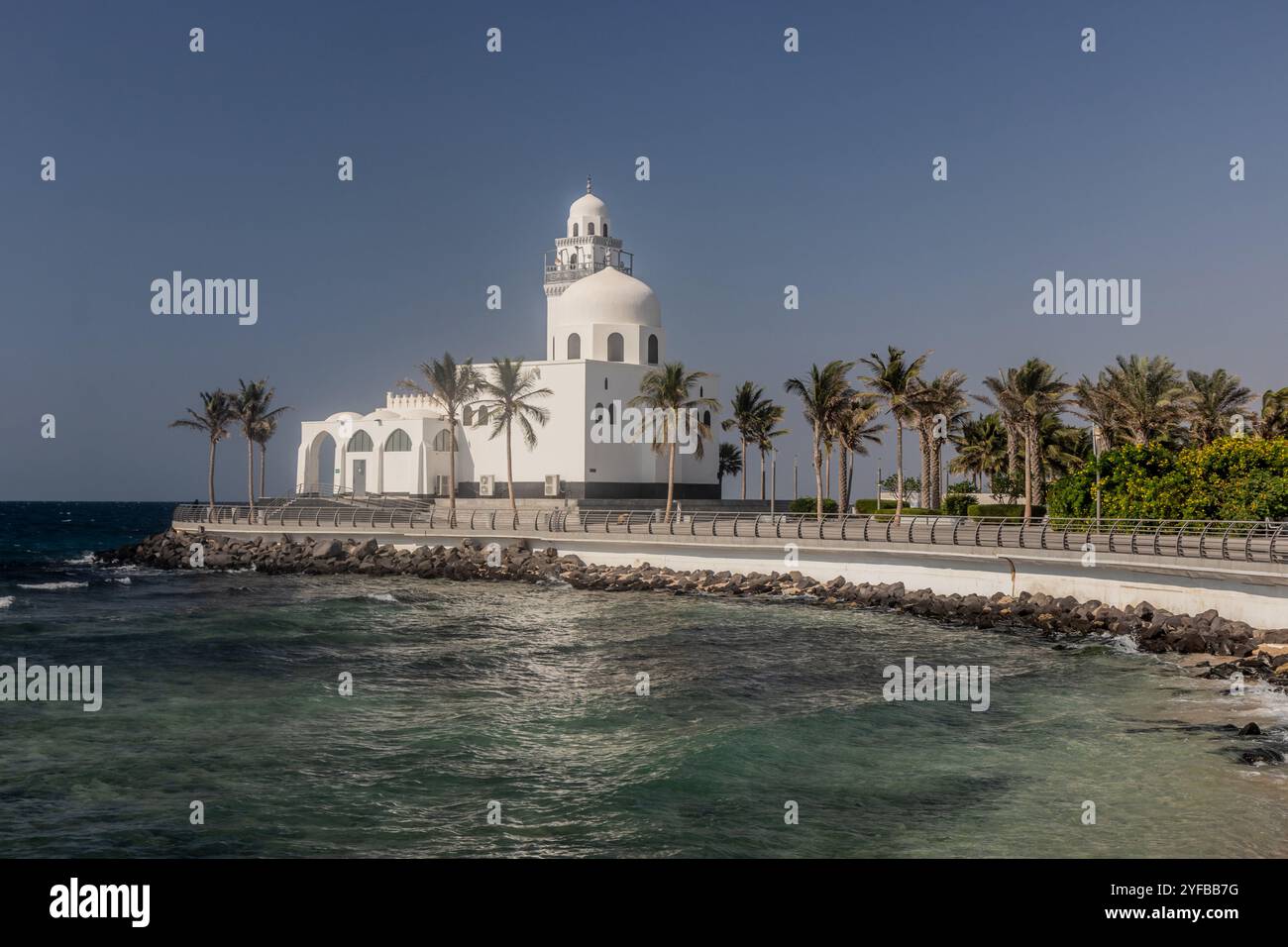 Island Mosque on the corniche promenade in Jeddah, Saudi Arabia Stock ...