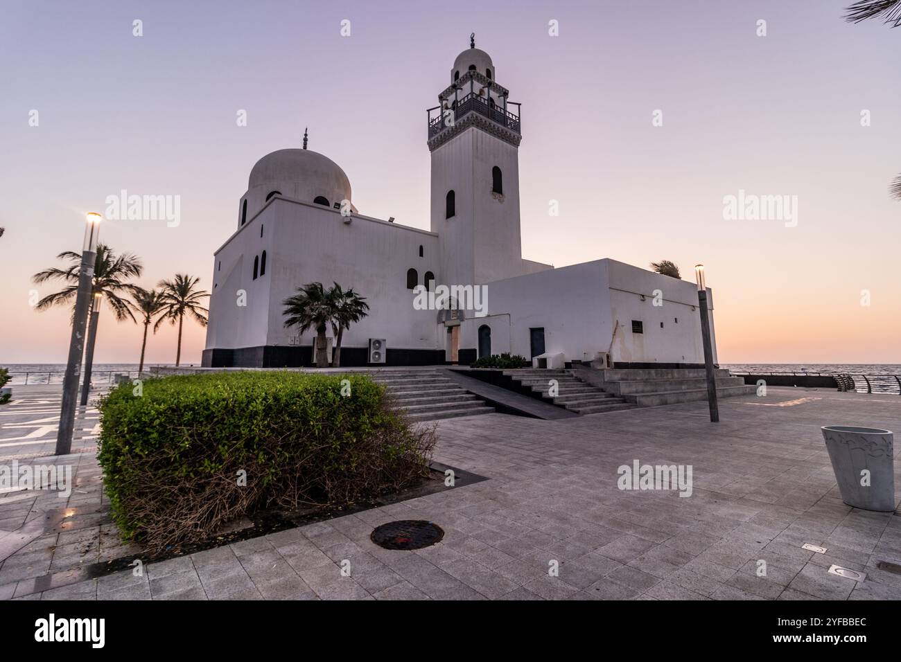 Evening view of Island Mosque on the corniche promenade in Jeddah ...