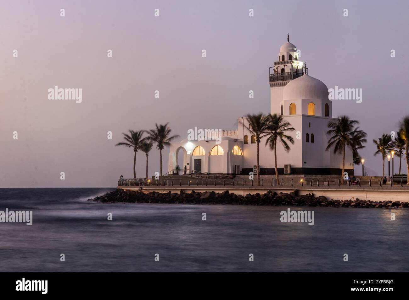 Island Mosque on the corniche promenade in Jeddah, Saudi Arabia Stock ...