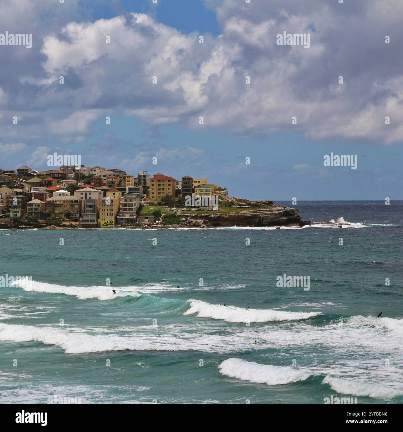 Square waves beach hi-res stock photography and images - Alamy