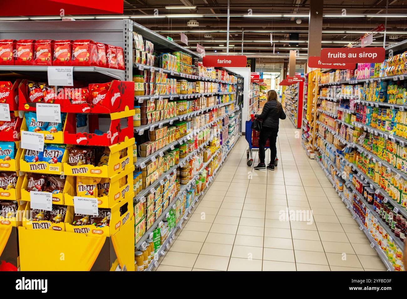 Shopping cora hi-res stock photography and images - Alamy