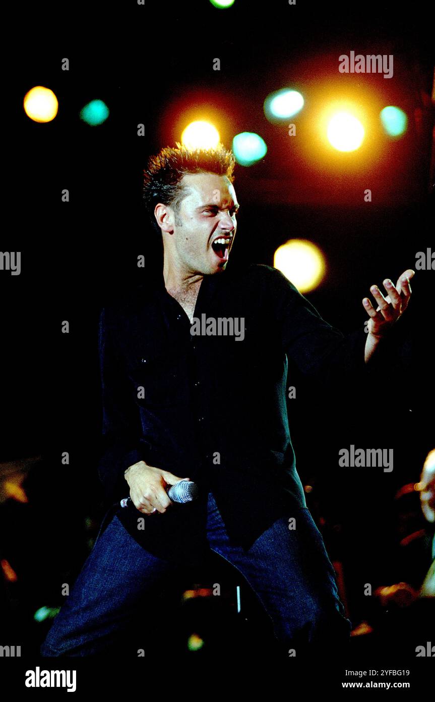 Milan Italy 21/06/2000: Nek - Filippo Neviani ,Italian singer,during ...