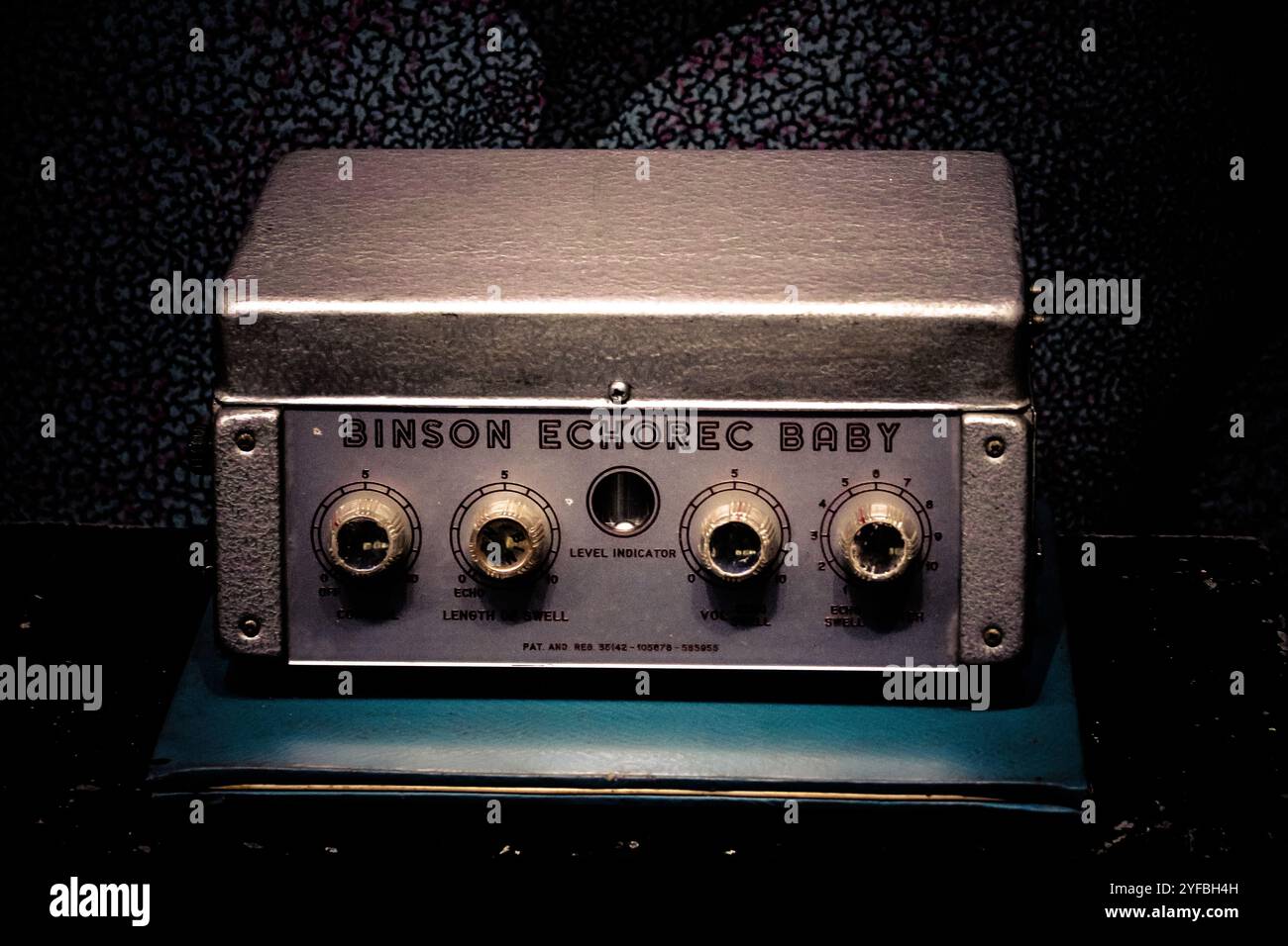 Pink floyd wall hi-res stock photography and images - Alamy