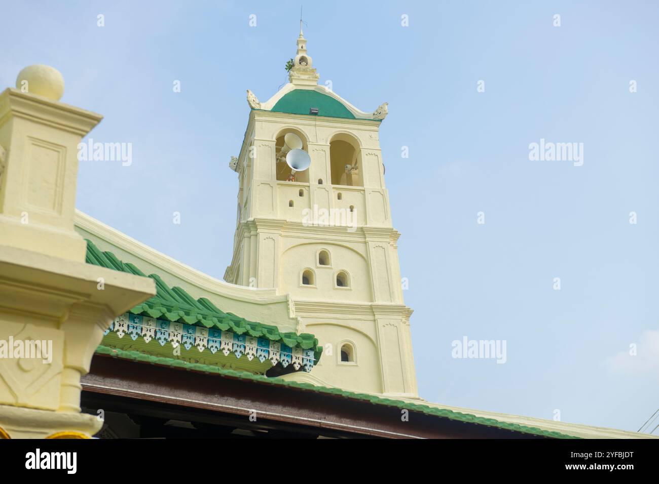 Kampung Kling Mosque (Masjid Kampung Kling) on Jalan Tukang Emas Street ...