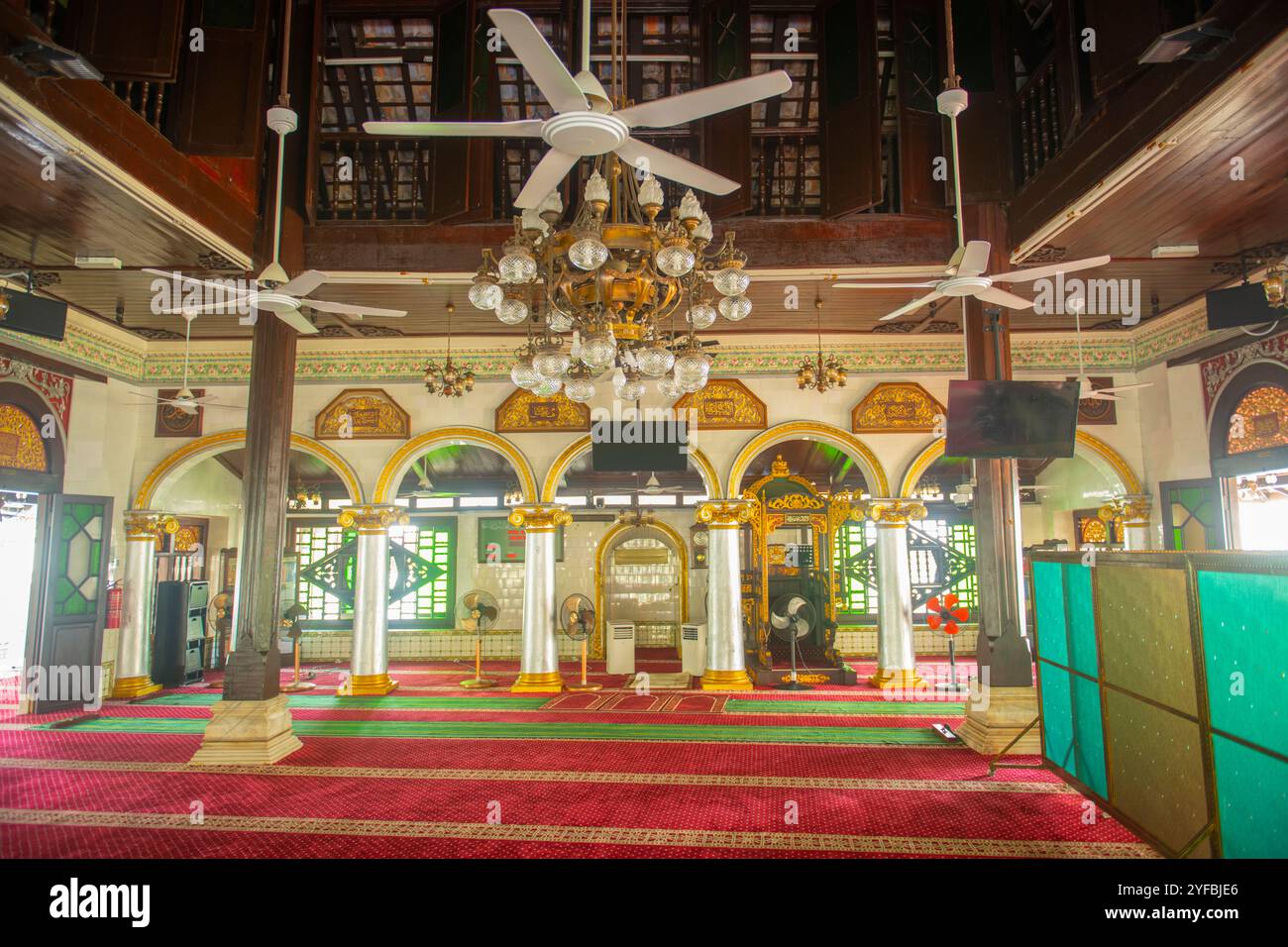 Kampung Kling Mosque (Masjid Kampung Kling) on Jalan Tukang Emas Street ...