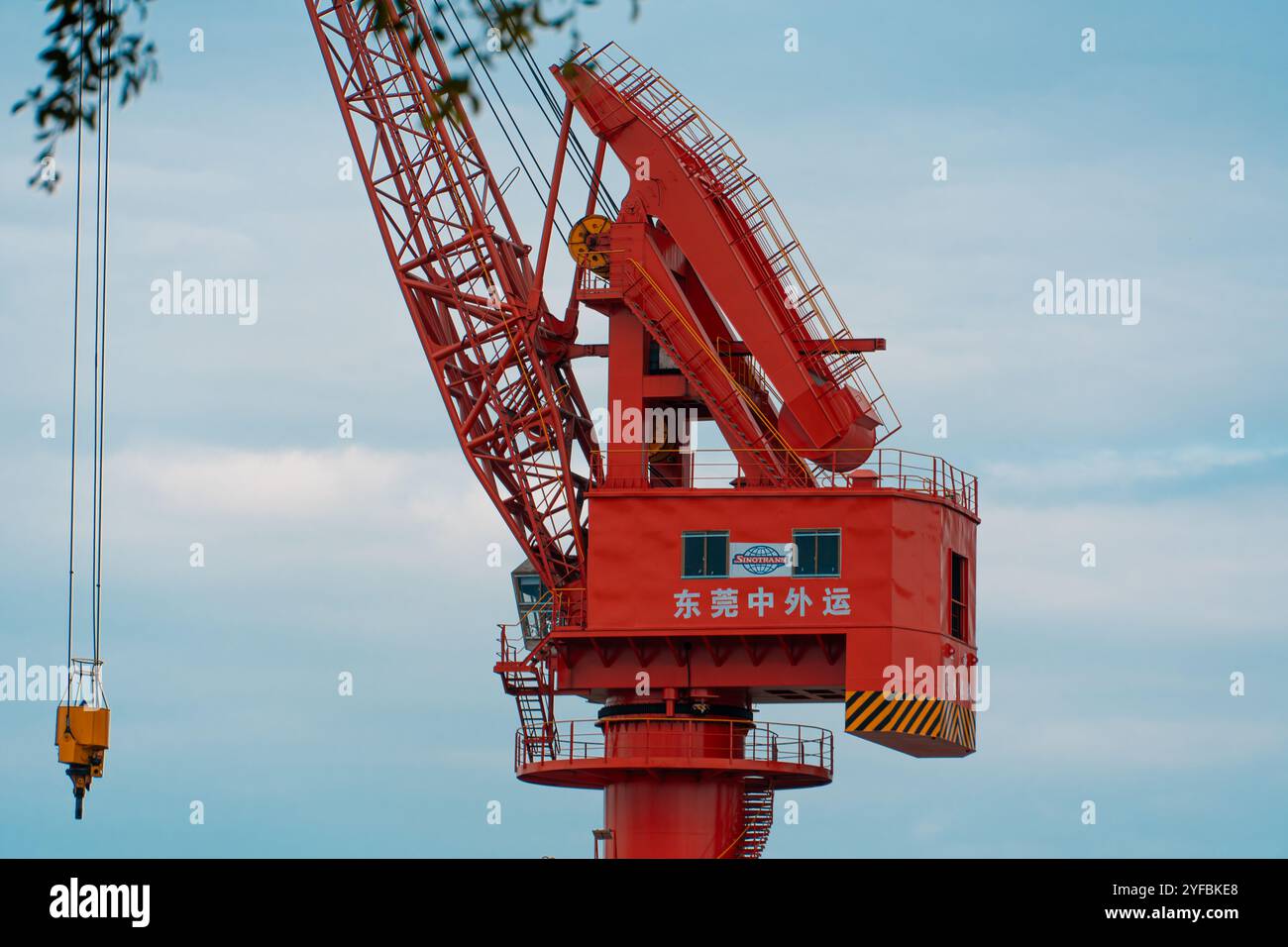 Featuring large mechanical structures hi-res stock photography and ...