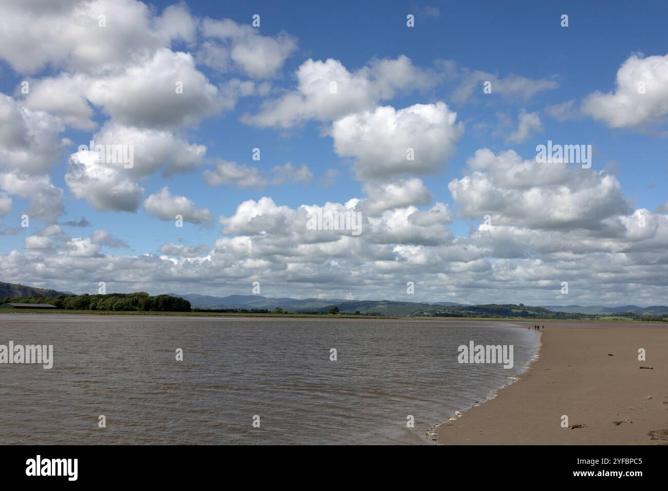 The River Kent at Sandside between Milnthorpe and Arnside Westmorland ...