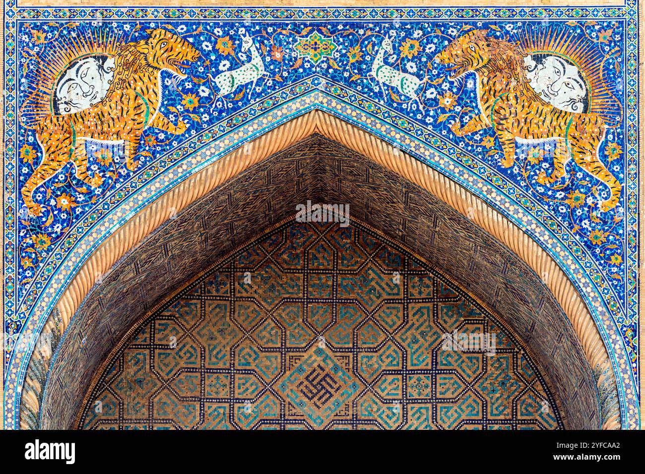 The entrance portal of the Registan's Sher Dor (Lion) Medressa ...