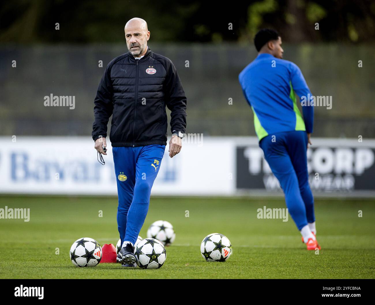 EINDHOVEN - Coach Peter Bosz of PSV during a training session prior to ...